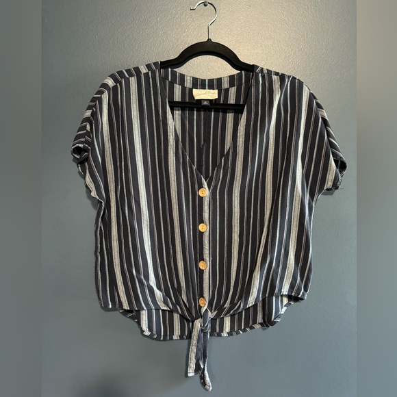 Universal Thread | Tops | Universal Thread Shirt | Poshmark